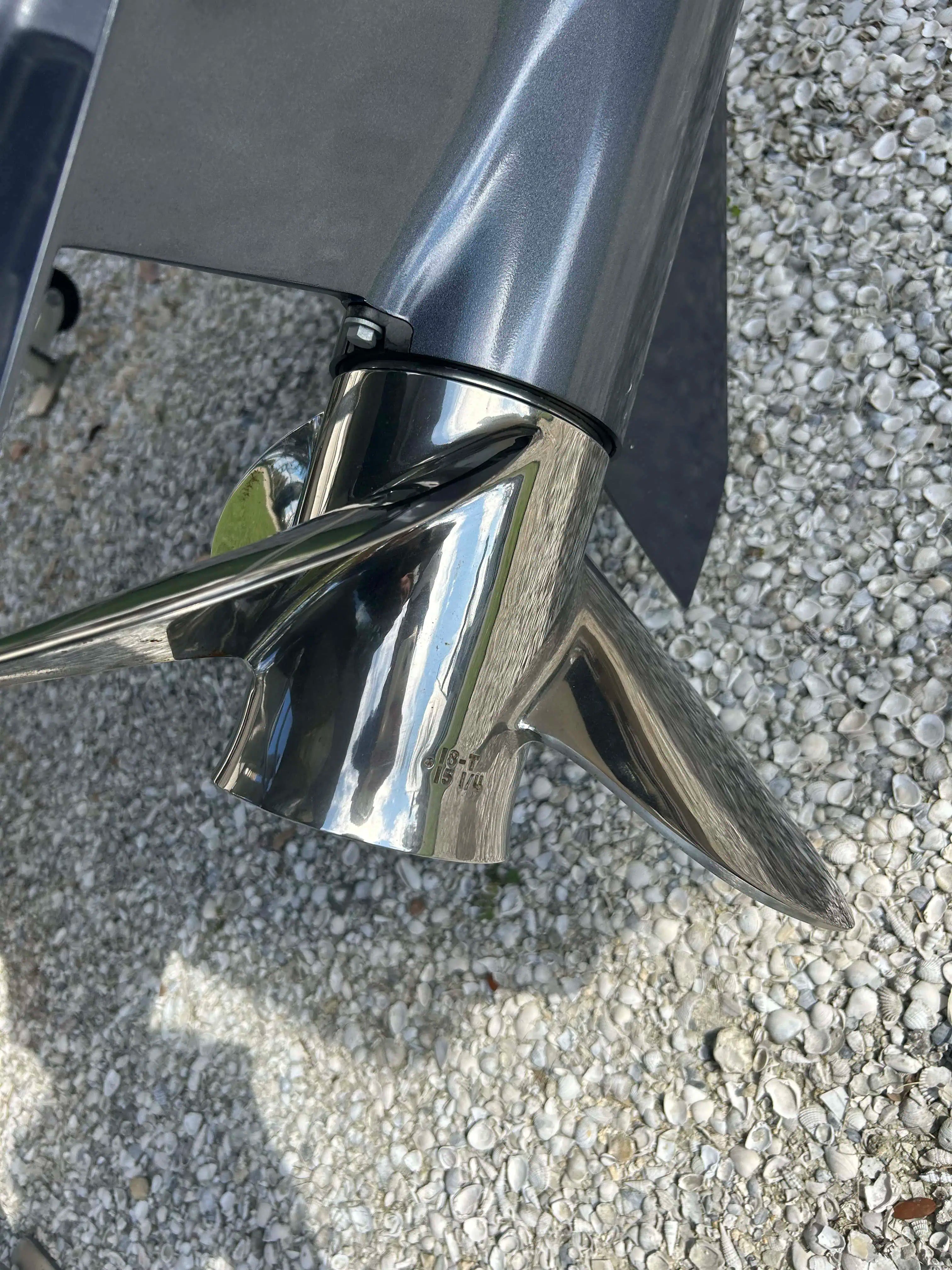 How to Remove Propeller from Mercury Outboard Motor – VIF Propeller