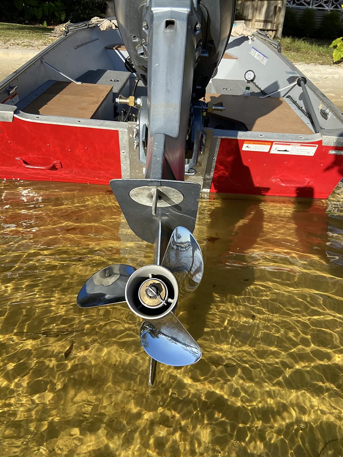 How Far Under the Boat Should the Propeller Reach? – VIF Propeller